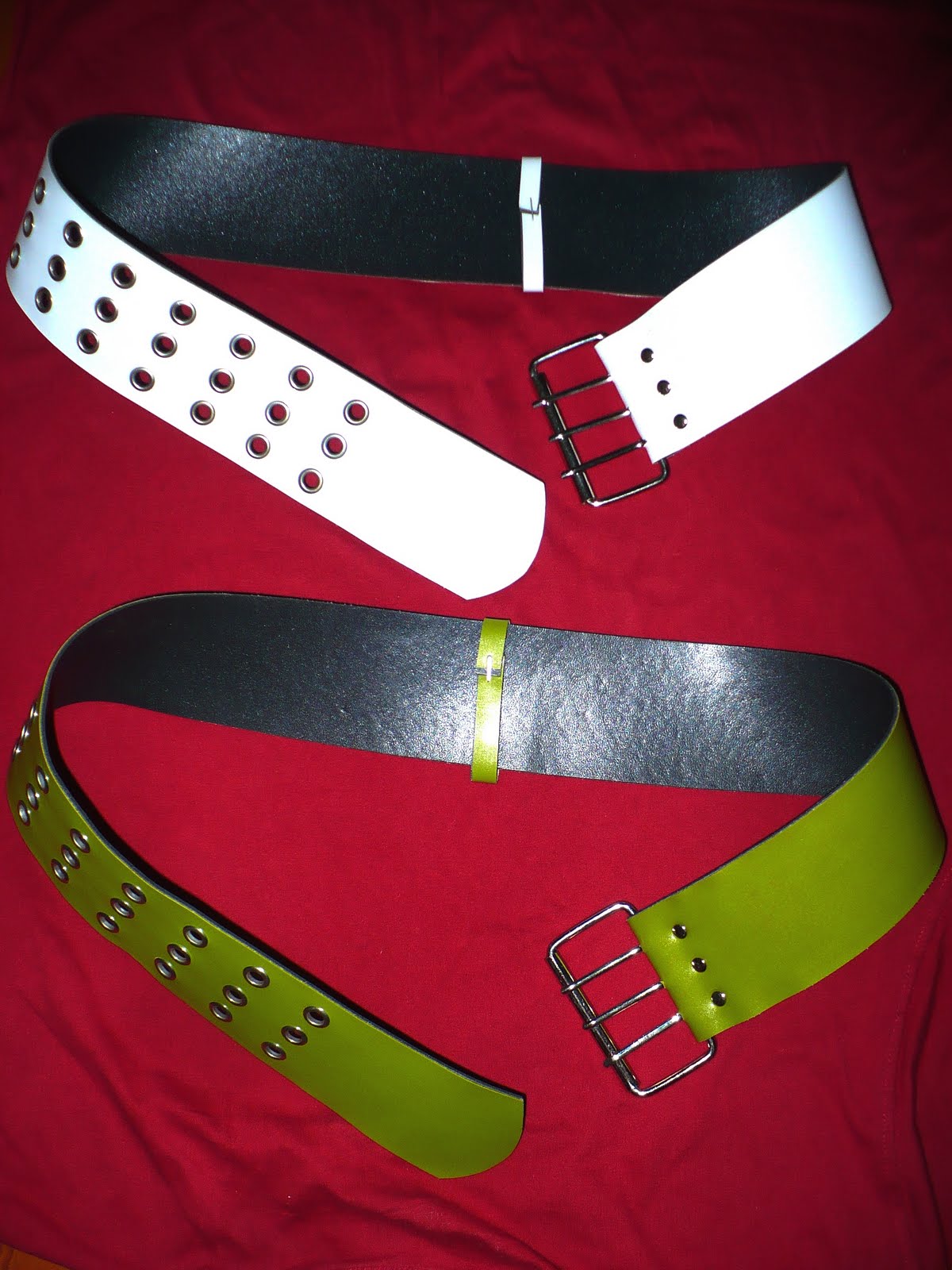 Curea: Centuri curele late