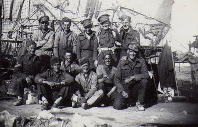 katsaitis family: Ιερος ΛοχοςΦωτογραφίες πολέμου του Ντίνου Κατσαΐτη ...