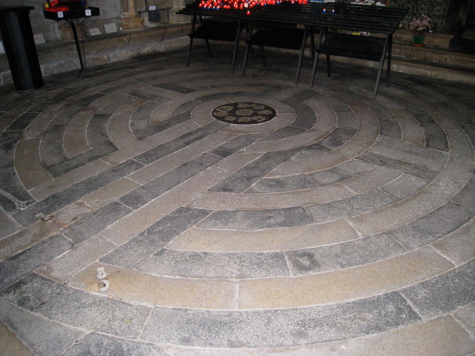 NOT ALL THOSE WHO WANDER ARE LOST (TOLKIEN): Guingamp, France