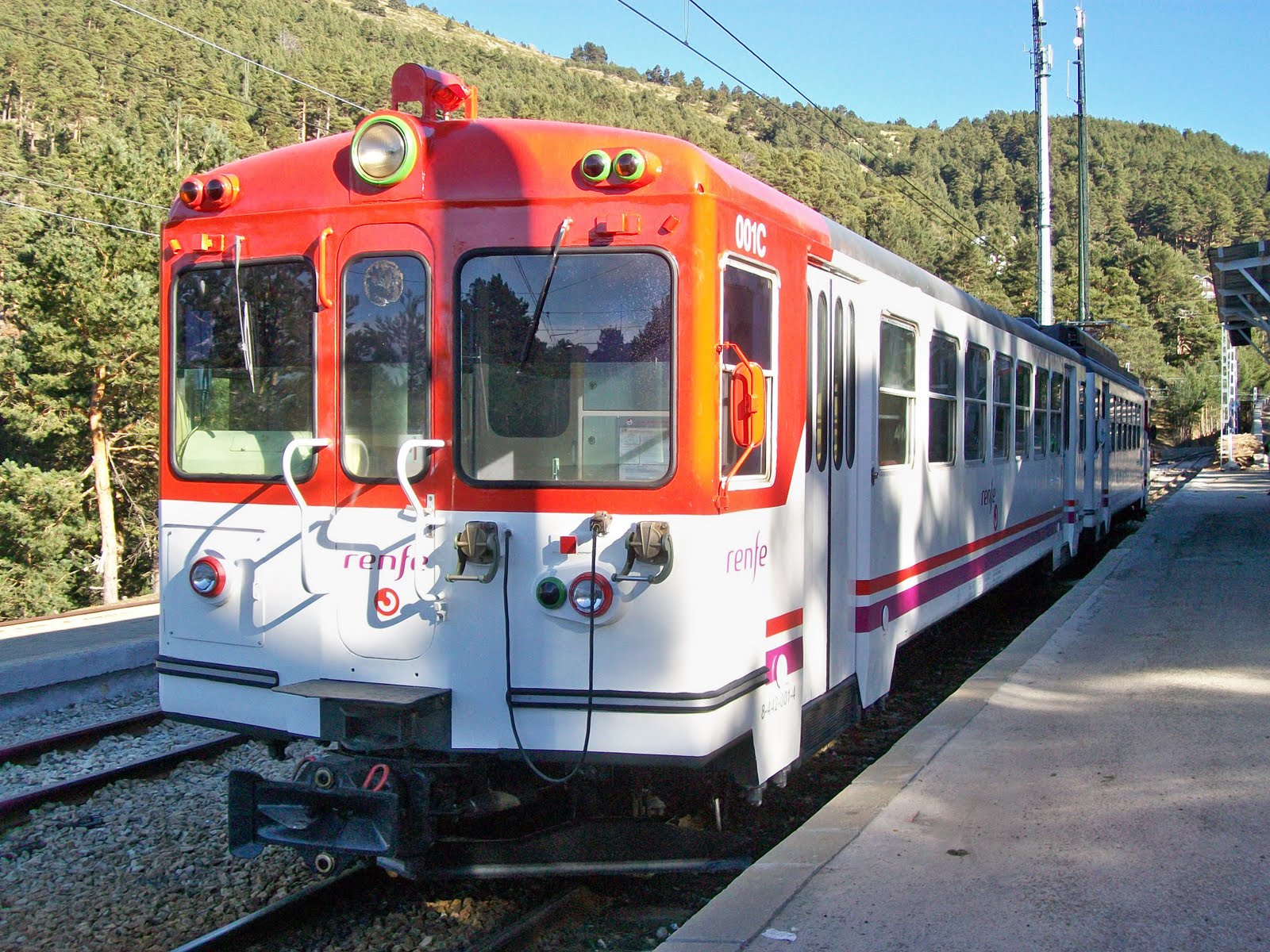 Blog de CARLOS123456: Linea C9 Cercedilla Cotos. Repintado de la unidad 1.