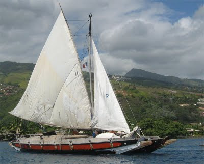 Surfski et Vaa à Huahine: Pirogue double