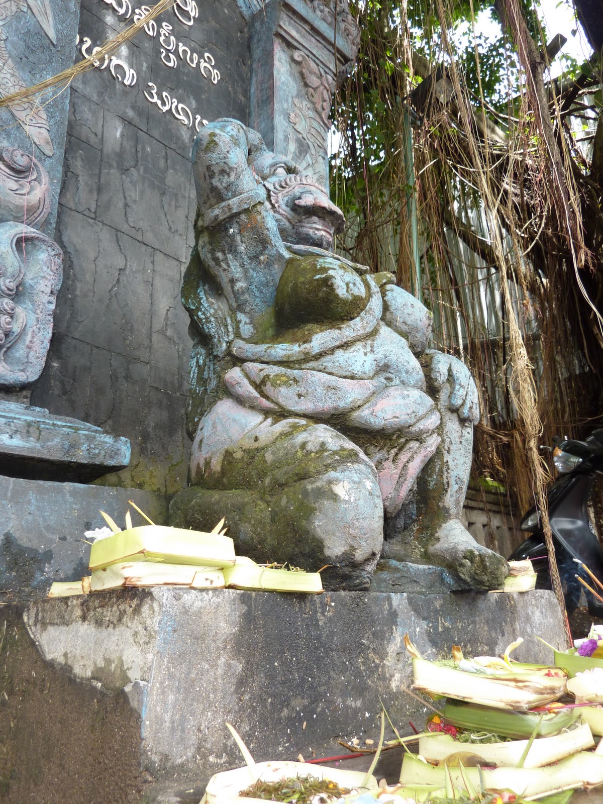 Help! My Mum's a Travel Addict!: Bali: Kuta and Ubud in a nutshell