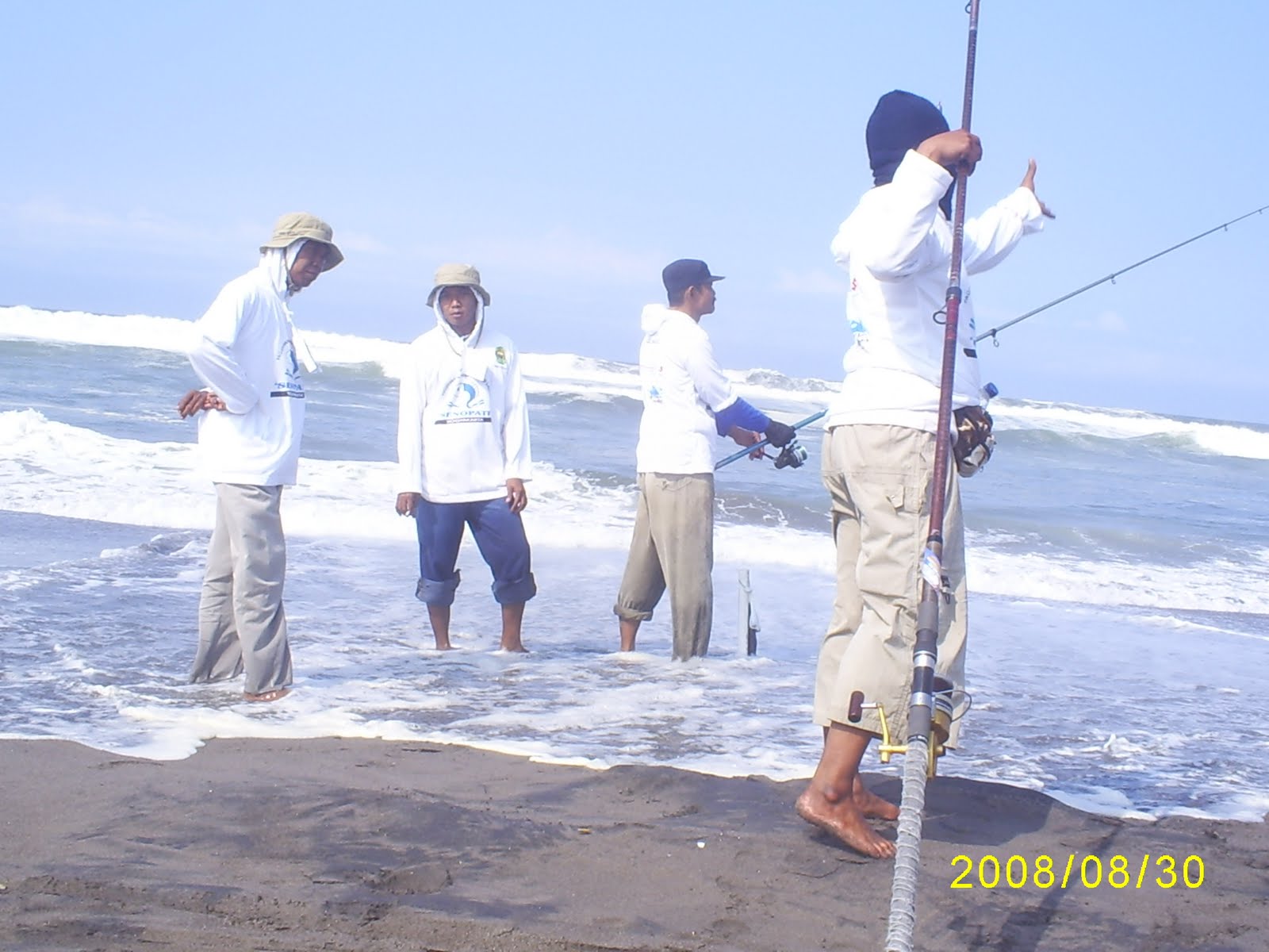 Java Fishing Adventures: Shore Fishing