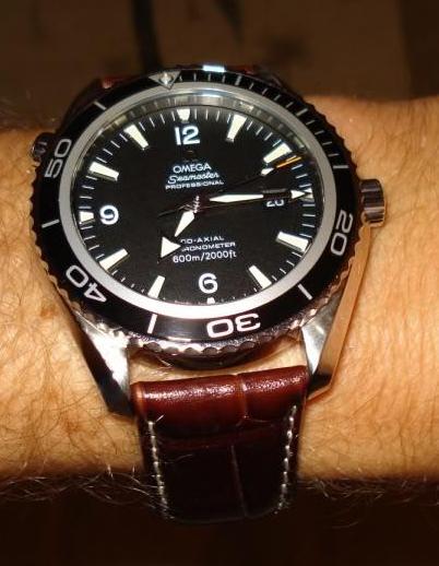 Neo Trad: Omega Seamaster with brown leather armband