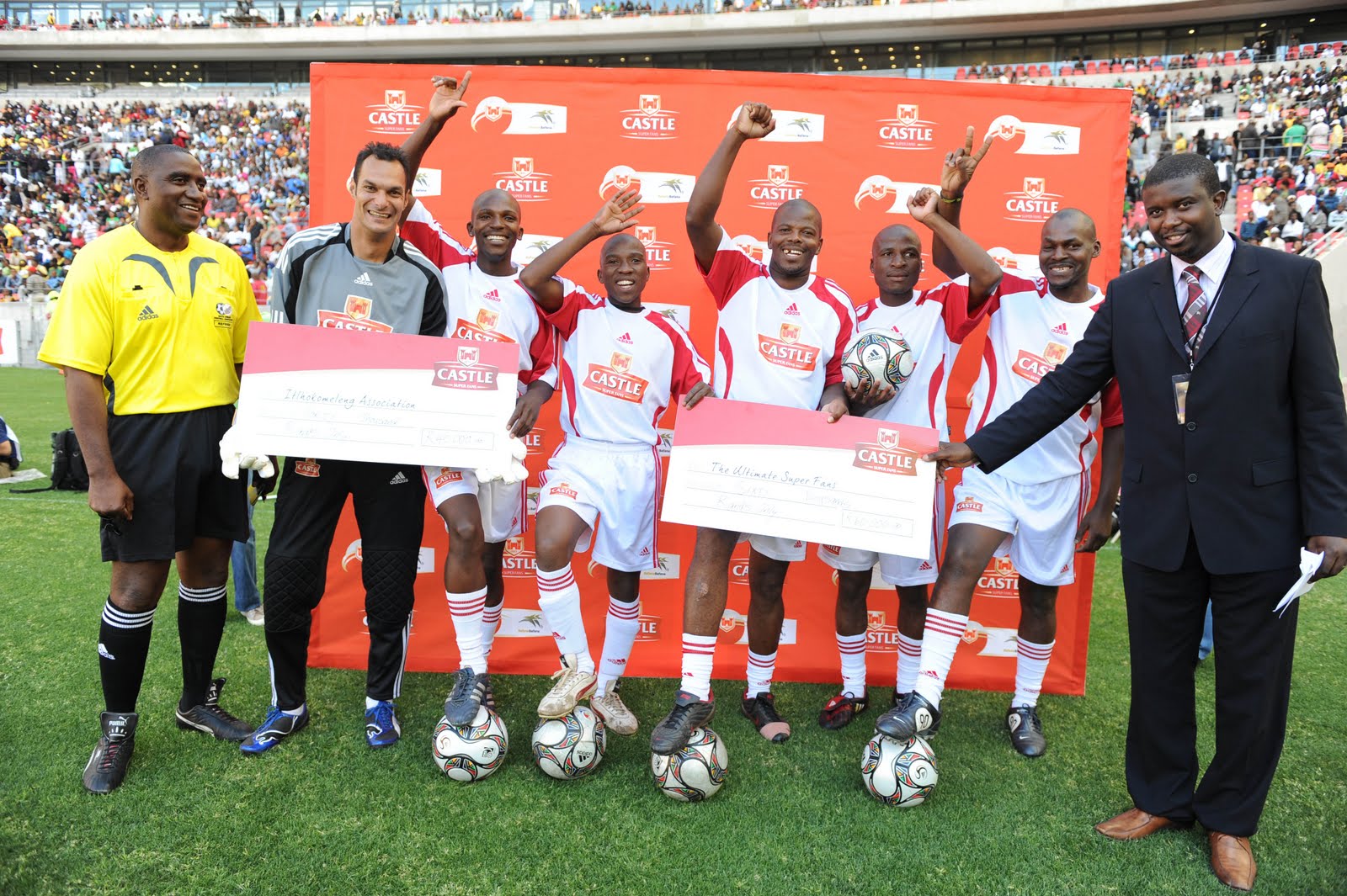 SAB | Castle Lager - Castle Tavern Tour: Castle Lager Penalty Shootout!