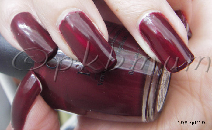 NoMoreNailPolishMum!: OPI - Vampire State Building & Nail Growth