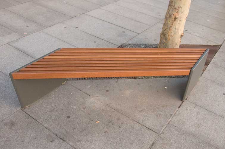 La forma y el fondo: Bancos para no sentarse.