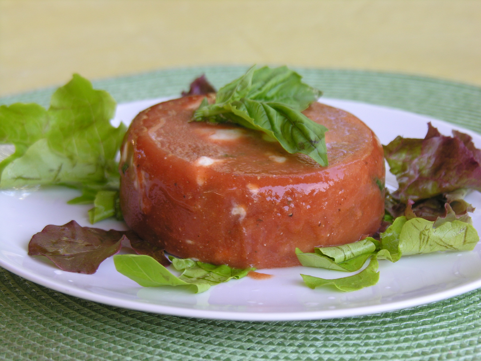 The Curmudgeonly yet Amiable Foodster: Tomato aspic, with scallops or not