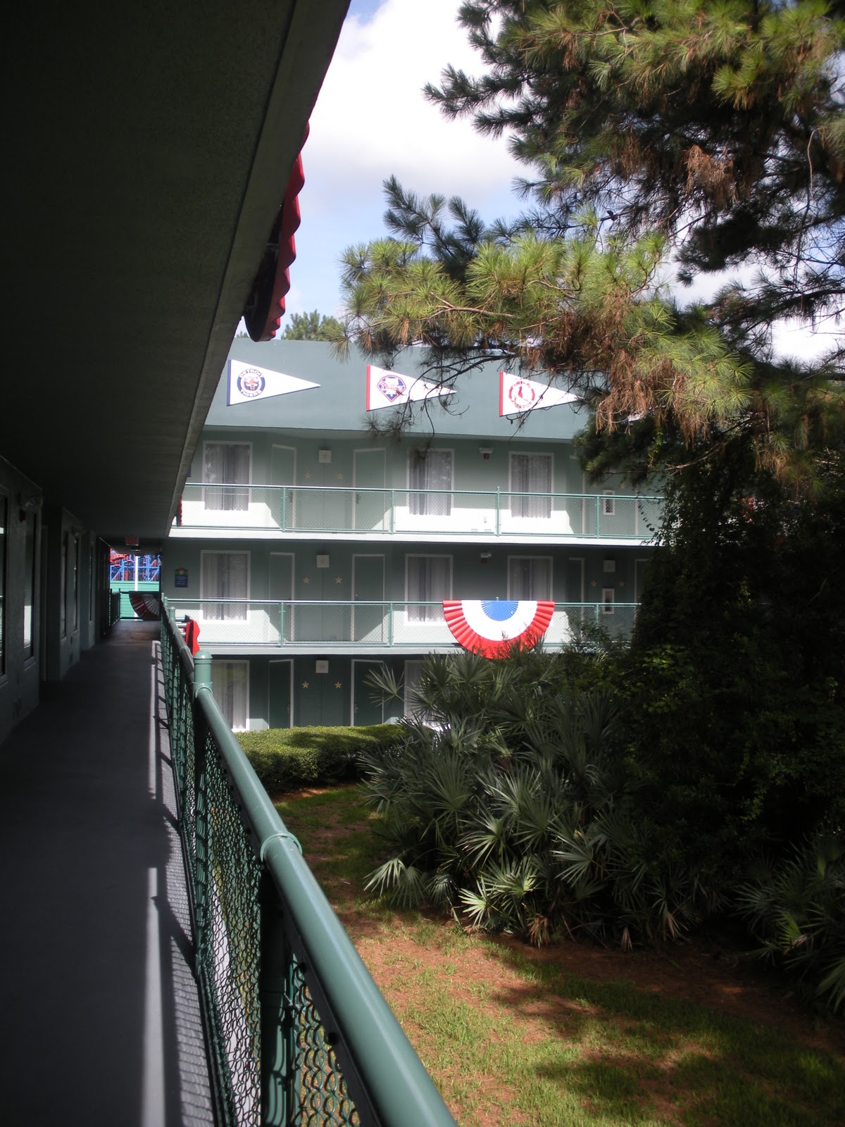 The True Disney Fan: The Resort Romp: All Star Sports Resort