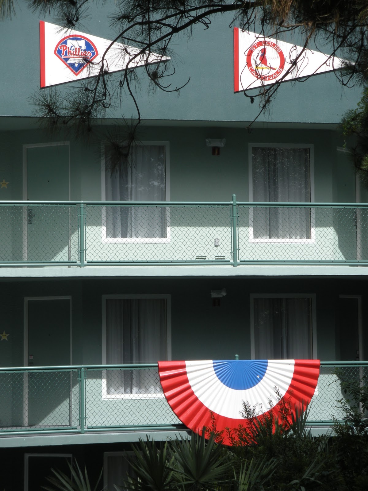 The True Disney Fan: The Resort Romp: All Star Sports Resort