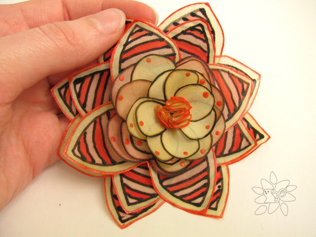 Simut: Silk flowers / šilko gėlės