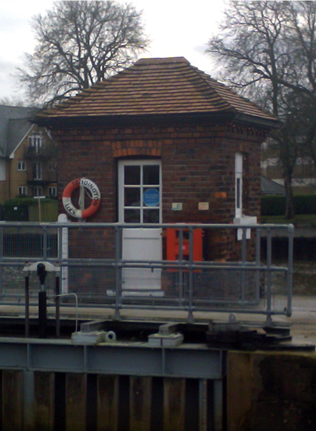 Greater London Filming Locations & Famous People's Graves: August 2010