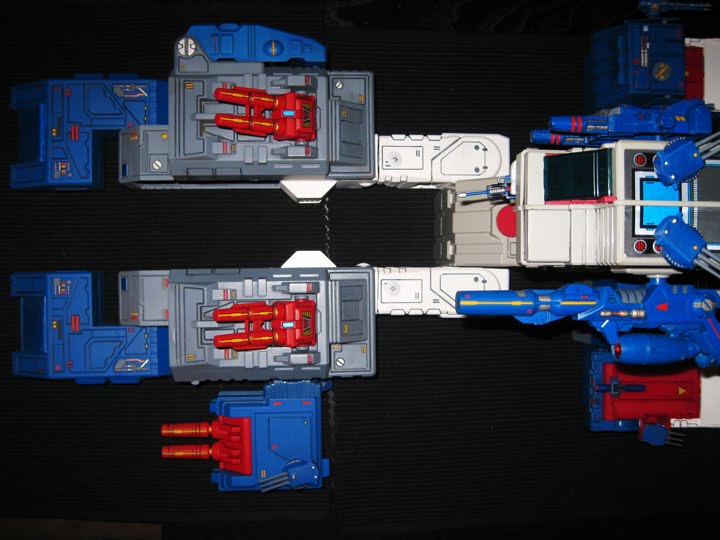 mundo transformer: Custom Metroplex.