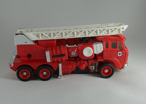 mundo transformer: Red Alert e Inferno.