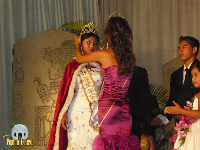 Coronación e Investidura de María Nely López de Paz, Reina de la Feria ...