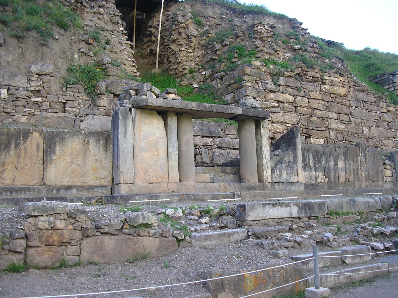 Andean Trekker: Chavin, Pre-Inca Culture - Peru