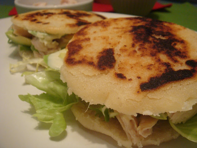 Arepas Venezolanas (La Reina Pepeada) | Las Recetas de Marichu.... y ...