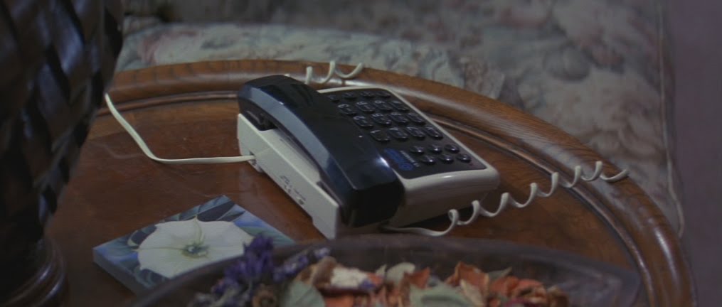 Stale Popcorn: Scream to Scream, Scene by Scene: SCENE 1 of Scream (0: ...