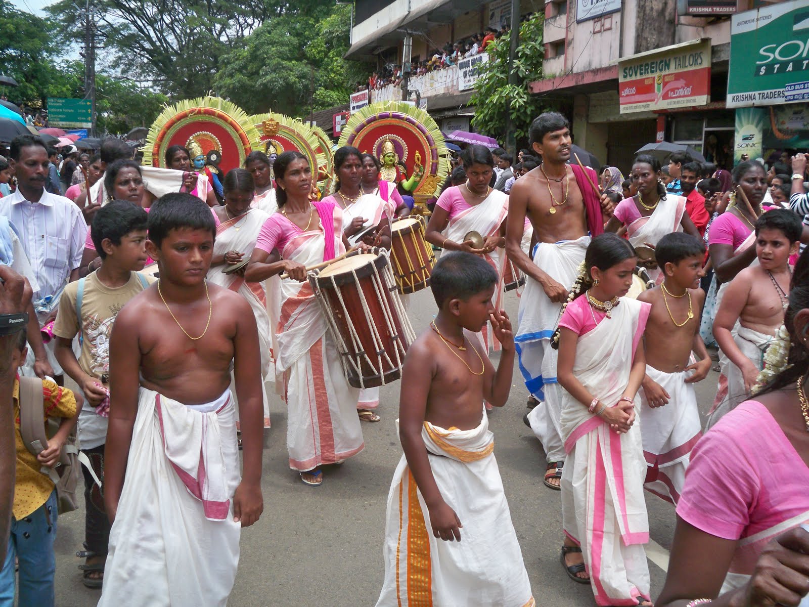 A MAN ON THE MOVE: ATHAM PROCESSION,THRIPUNITHURA--PART ONE