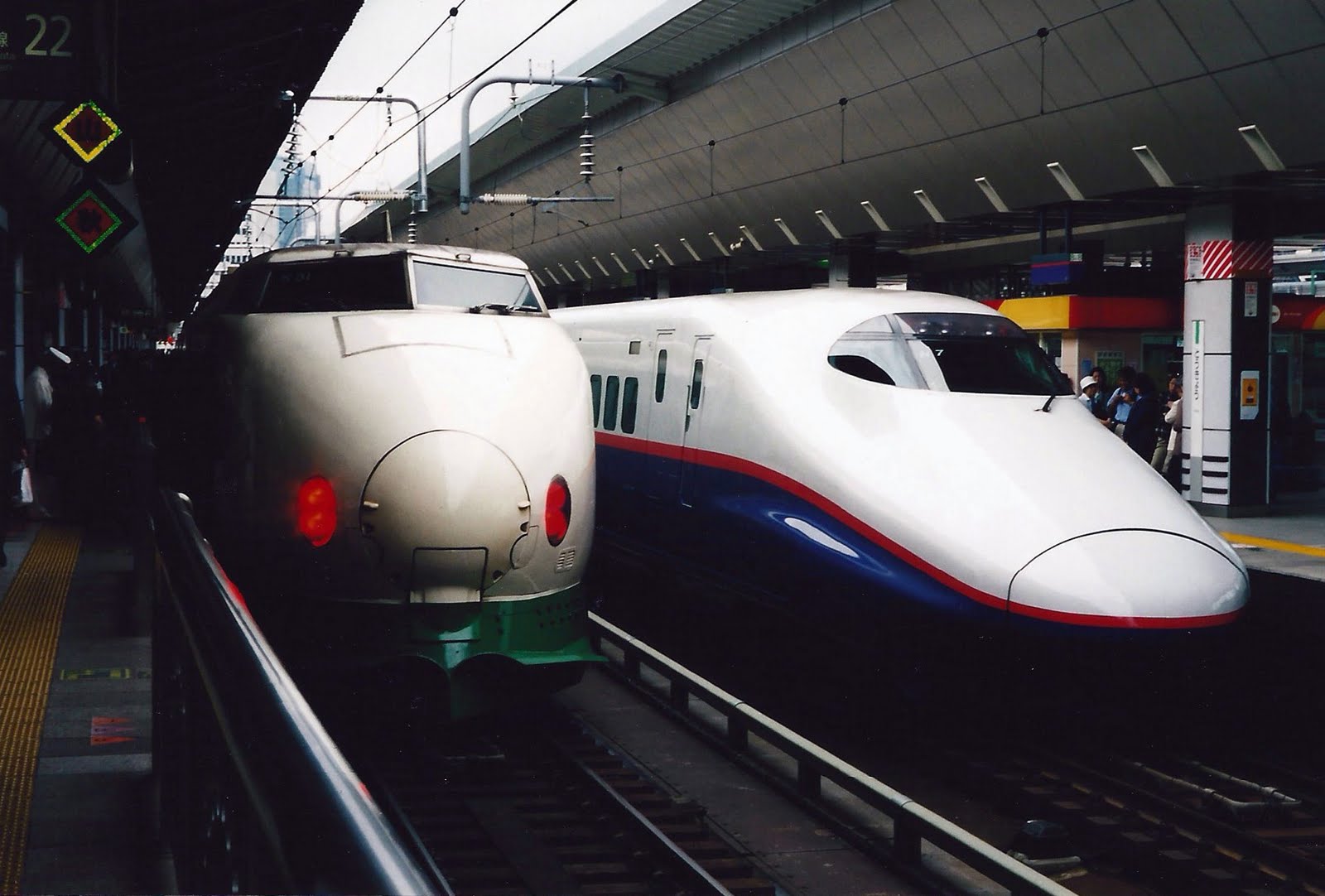 Eric Walker Visual Artist : First and second generation Shinkansen at ...