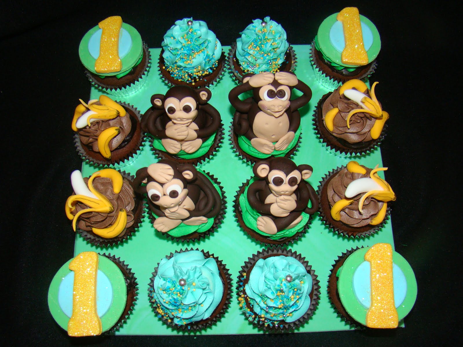 The Cupcake Stand: Cheeky Monkey Cupcakes