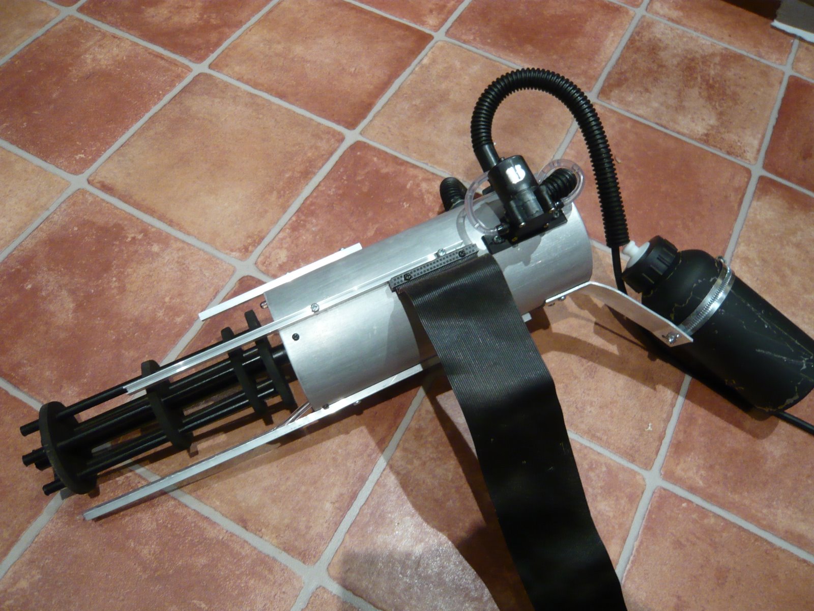 Emy: Emy's new water canon mini gun