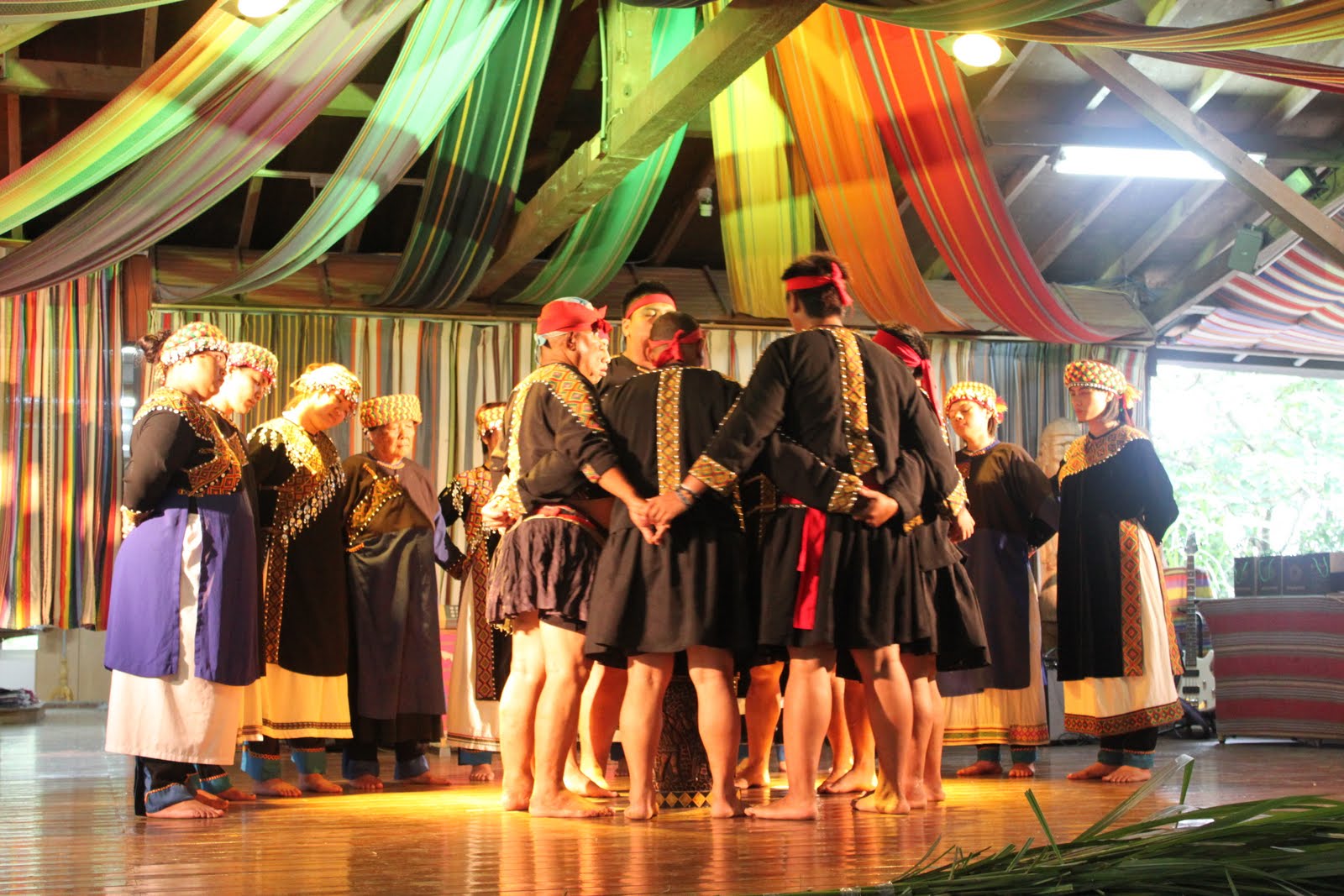 27°72′N 85°37′E: Bunun aboriginal tribe