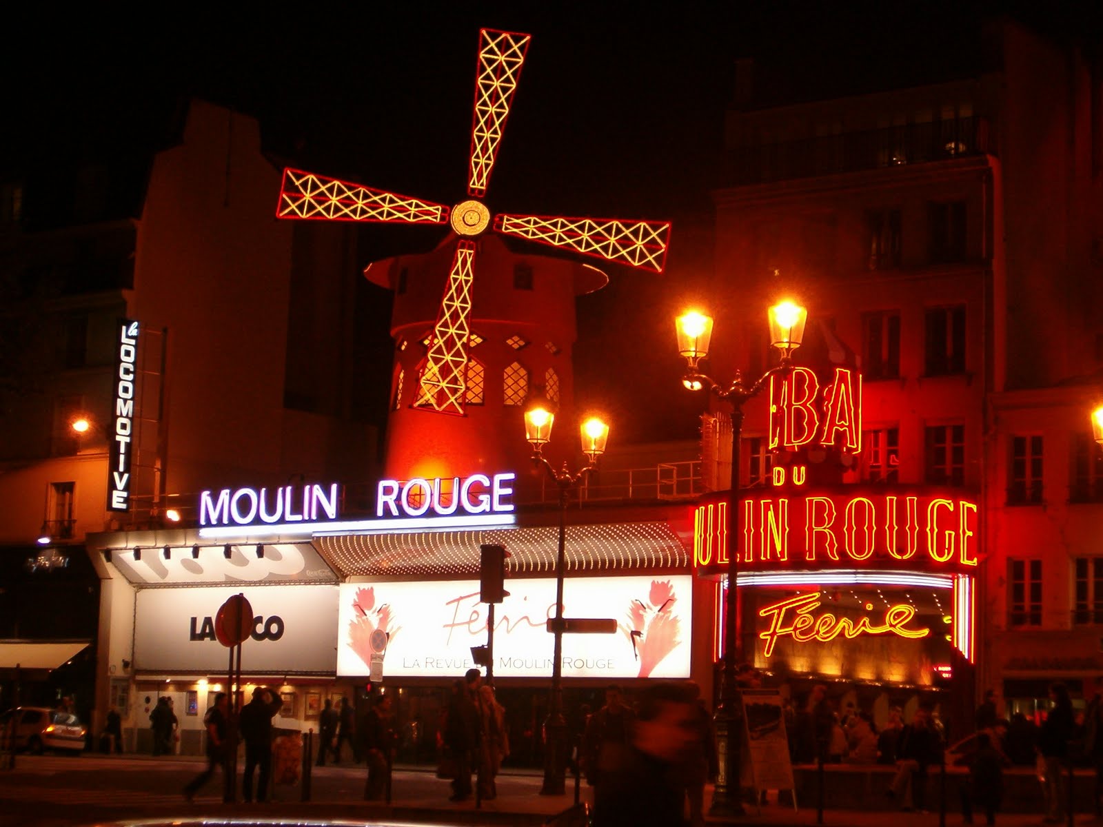 Eine Reise nach Paris: Moulin Rouge in Paris