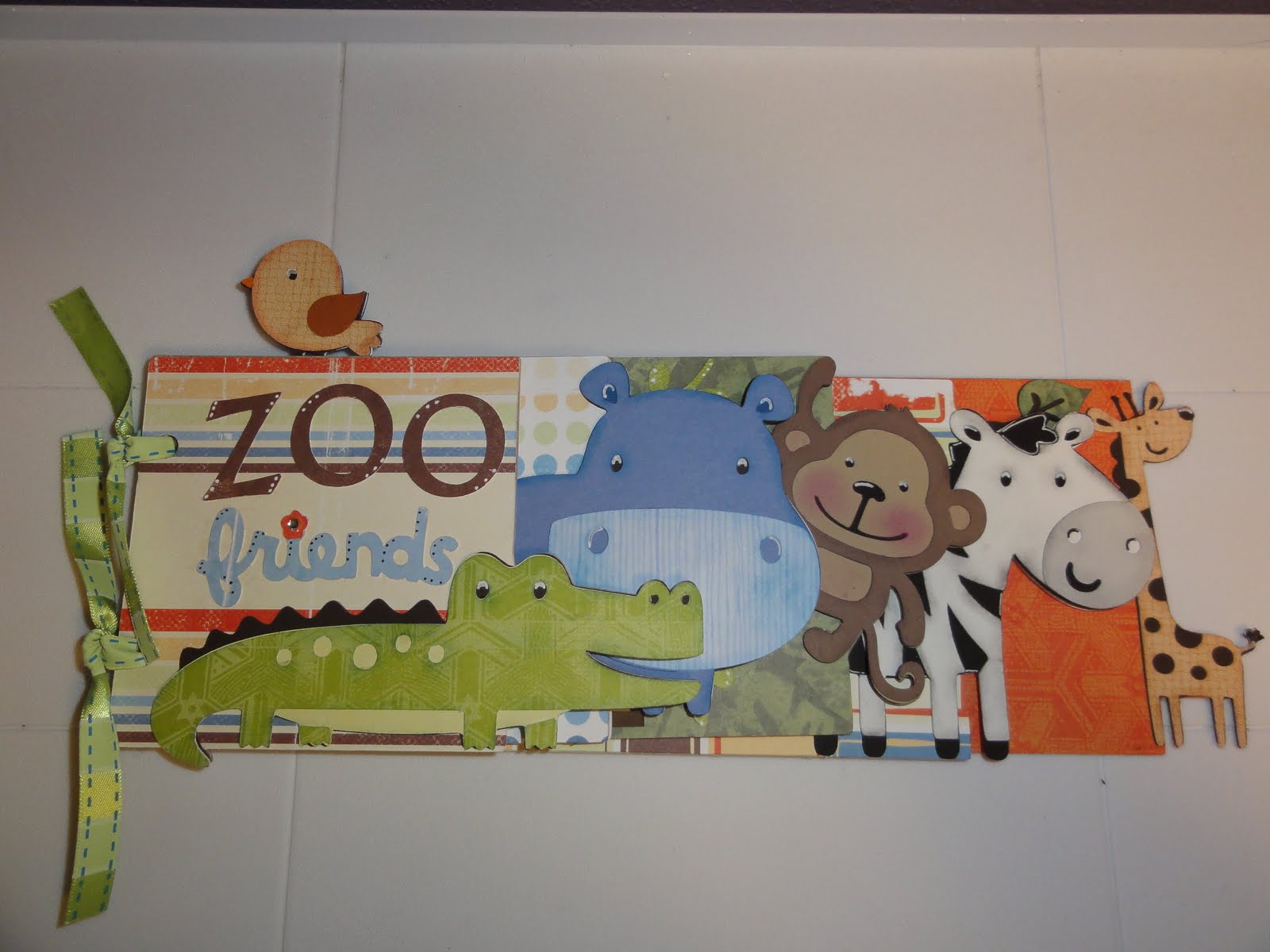 The Cricut Bug: Zoo Friends Mini Album