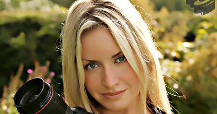 Studio Kwaak: PAGE THREE MODEL ZOE McCONNELL