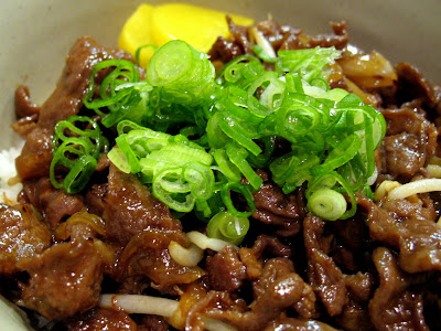 Cave Cibum: Cheap Eats: Cafe Mami