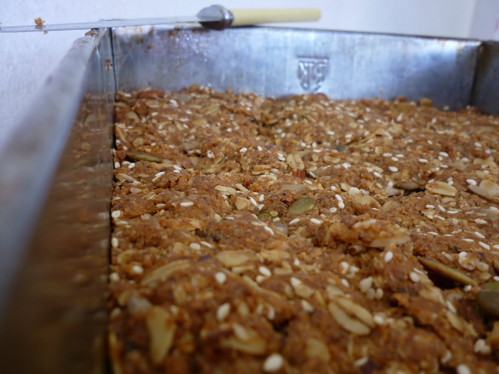 busy peas: Feel Good Muesli Bar....the consequences of too much Pain!