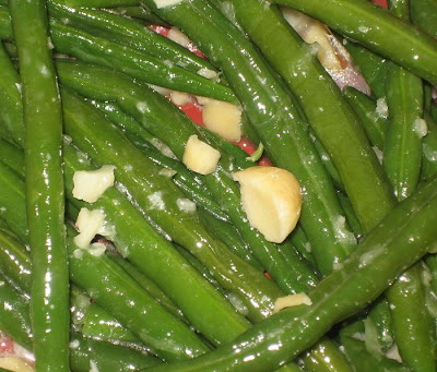 raspberry eggplant: Tropical Dinner Part 4: Macadamia-Lime Green Beans