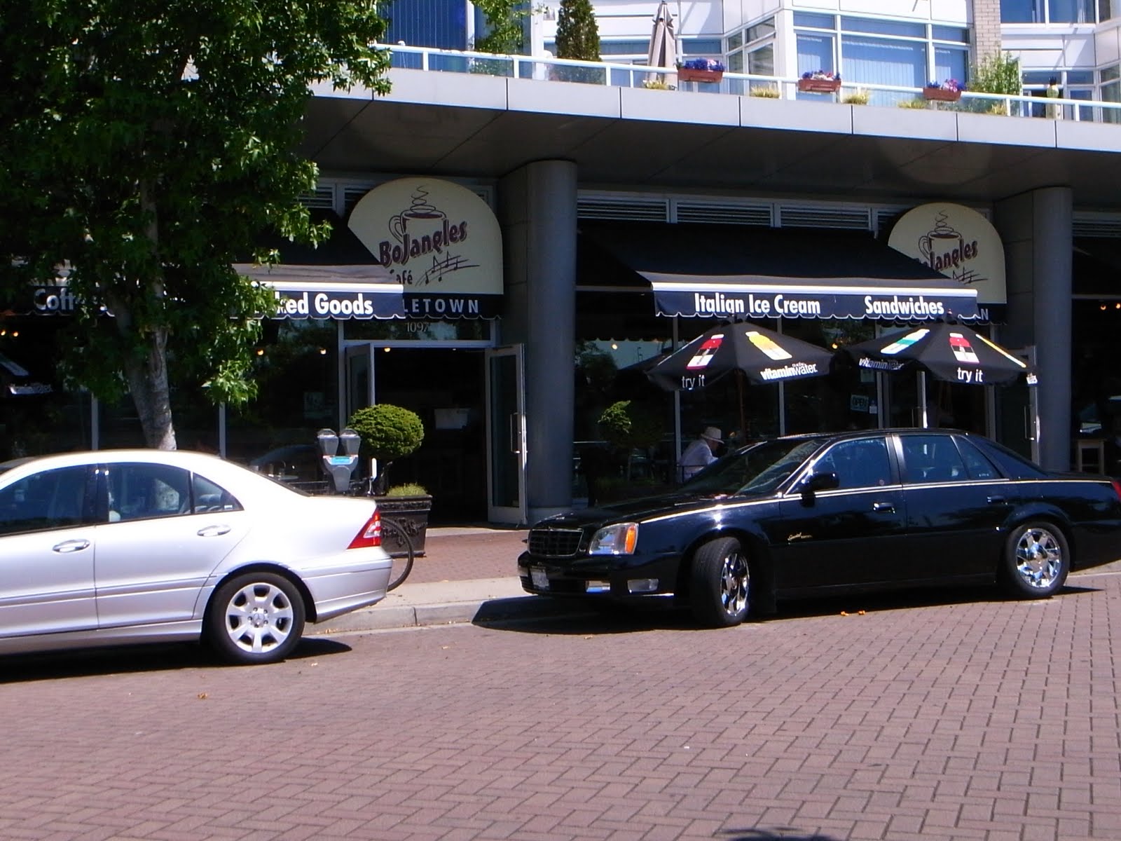 SHiRLEY SEES: Bojangles Cafe in Yaletown-Seaview & Coffee