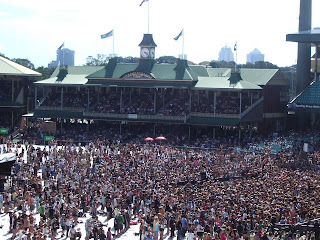 Food, booze and shoes: Helping hands and second helpings