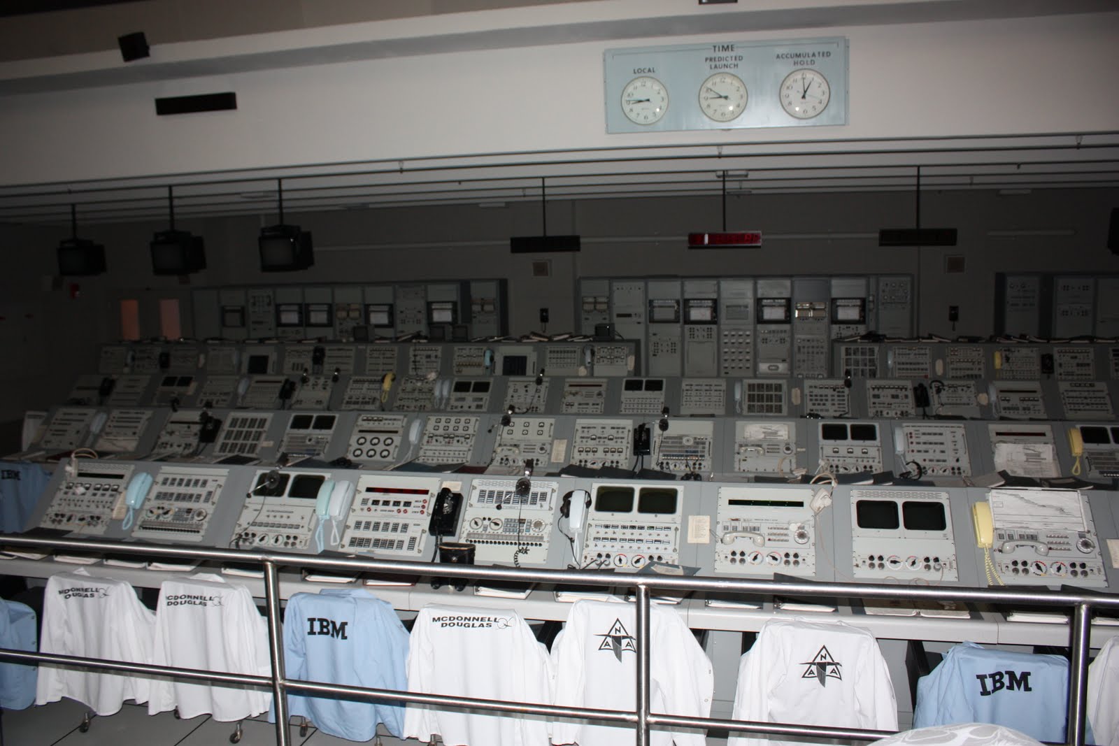 Apollo 11 control room.. : r/pics