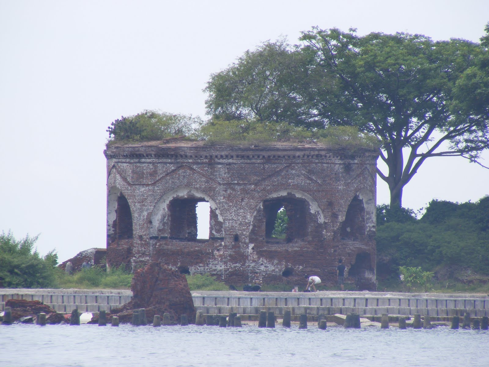 Pulau Untung Jawa Tour: Pulau Onrust di Kepulauan Seribu