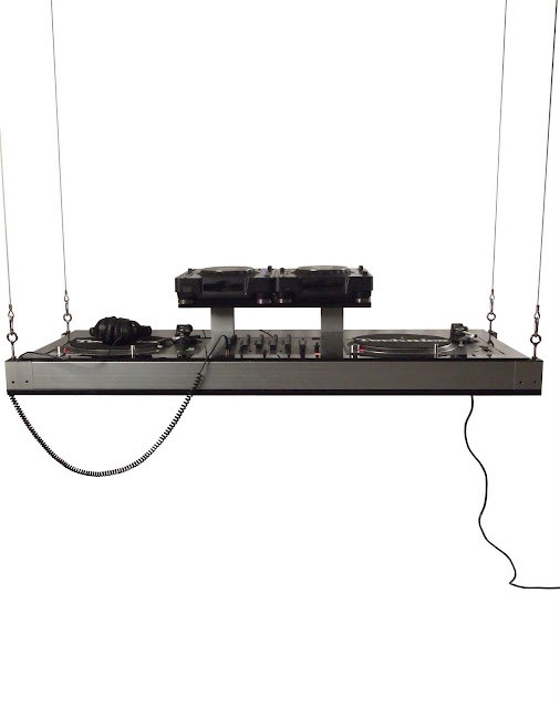 DizzyJockey: Floating DJ Table
