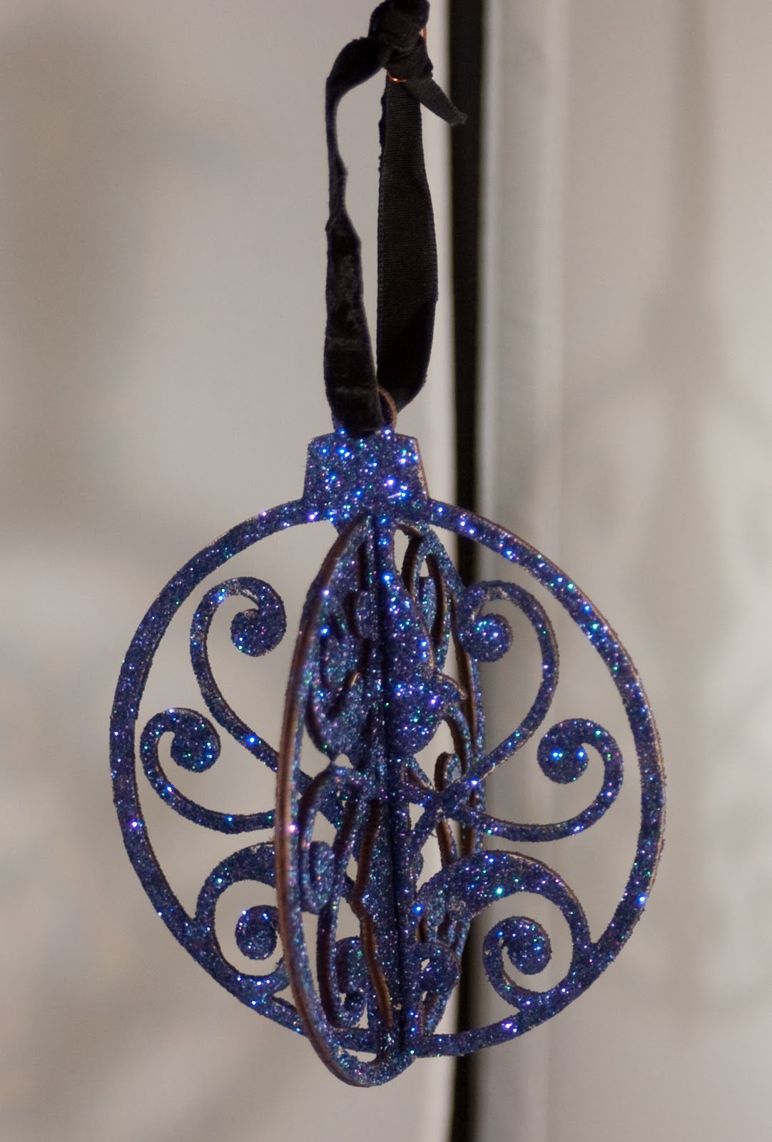 Scrap Tales: Elegant, but easy, ornaments