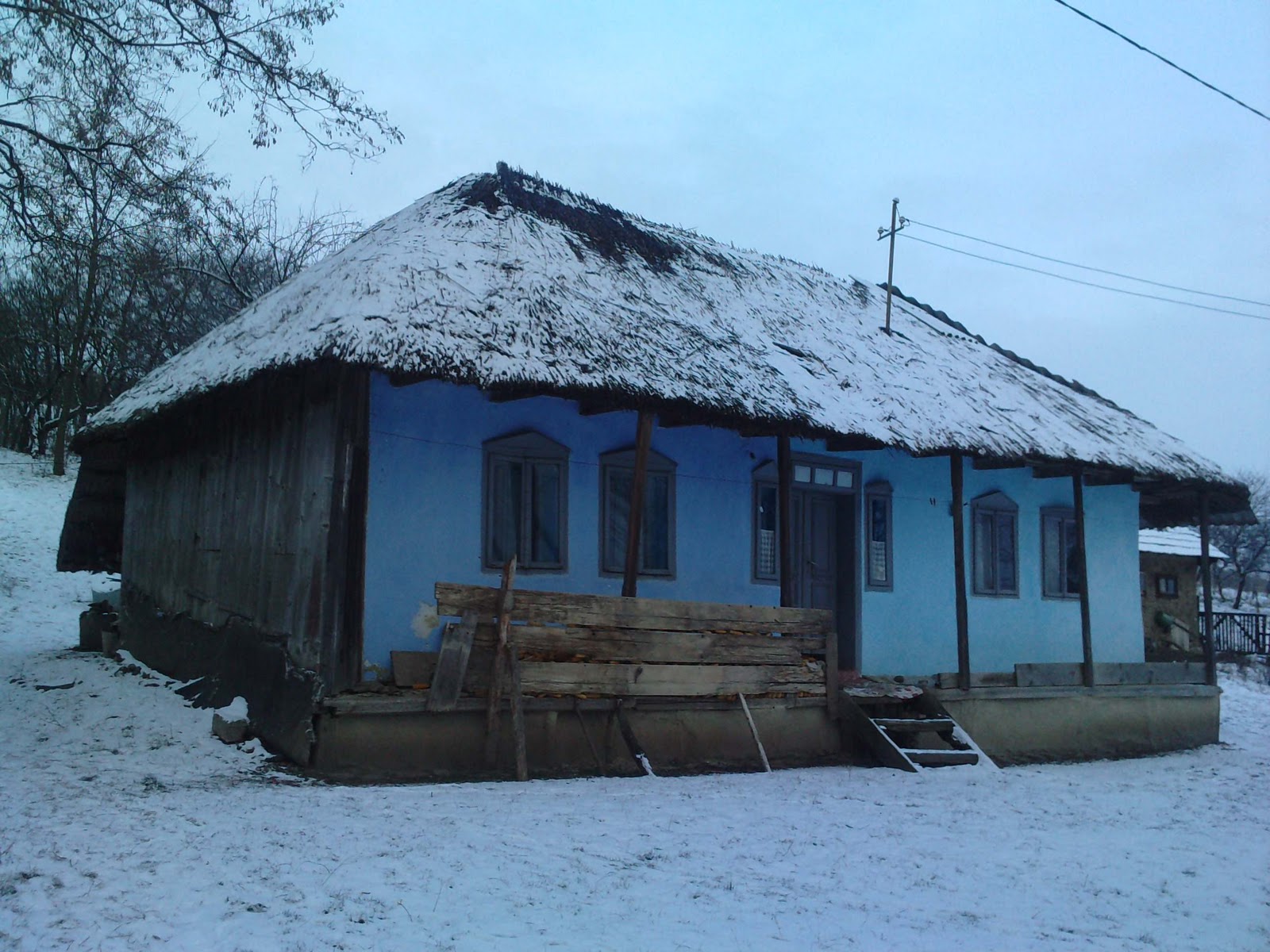 EXPLORE THE ROMANIAN TRADITION: CASA TRADITIONALA DIN ZONA DE CAMPIE ...