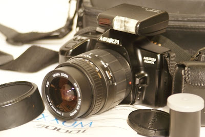 Alpha Maxxum: Minolta 3000i camera with sigma macro lens