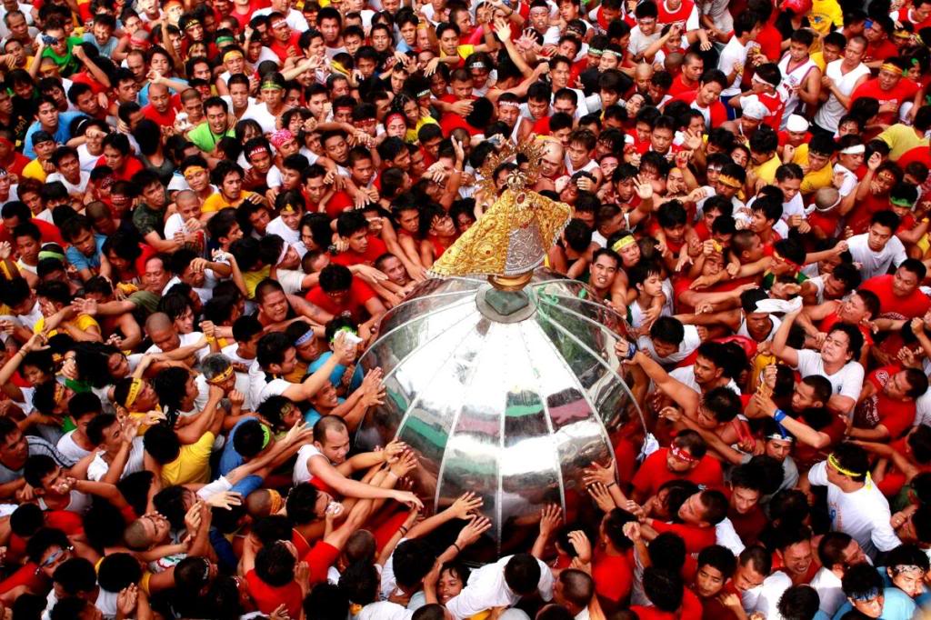 ROLDANKING: VIVA LA VIRGEN! The Peñafrancia Festival (Meet the ...