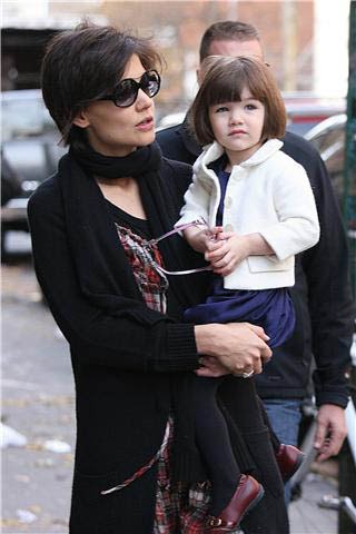 KATIE HOLMES AND SURI ON THE TOWN