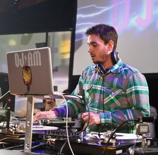 DJ AM SPINS AT LAS VEGAS PALMS RESORT