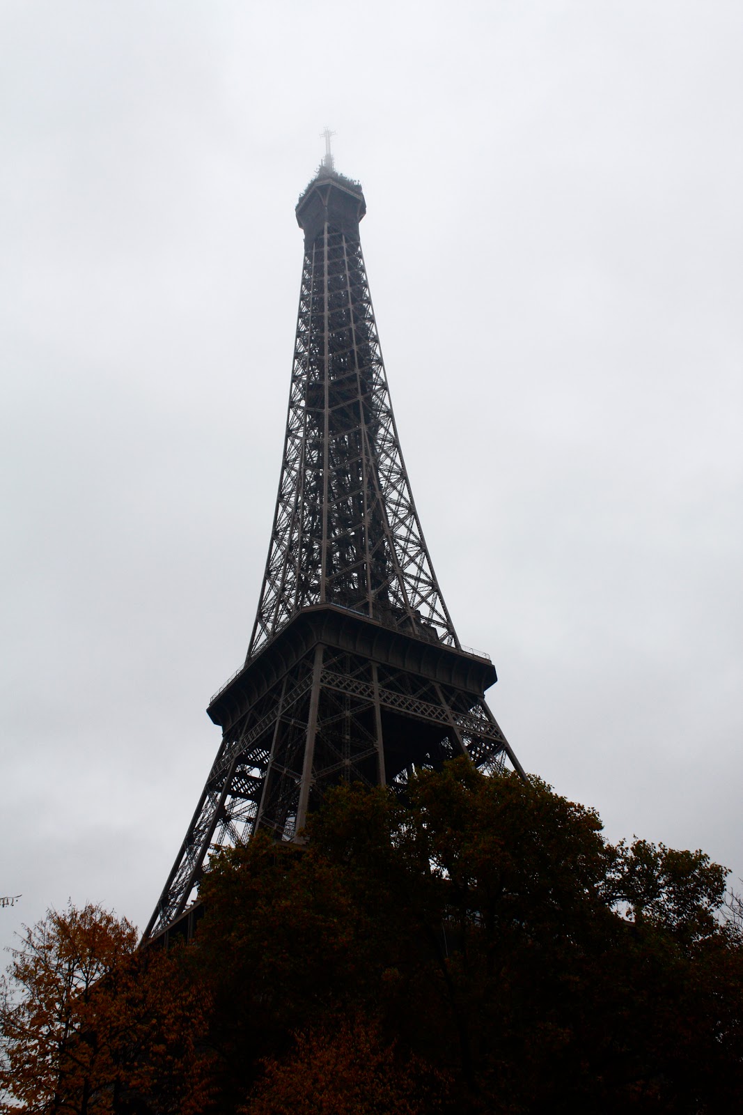 Laura Elizabeth Abroad: paris