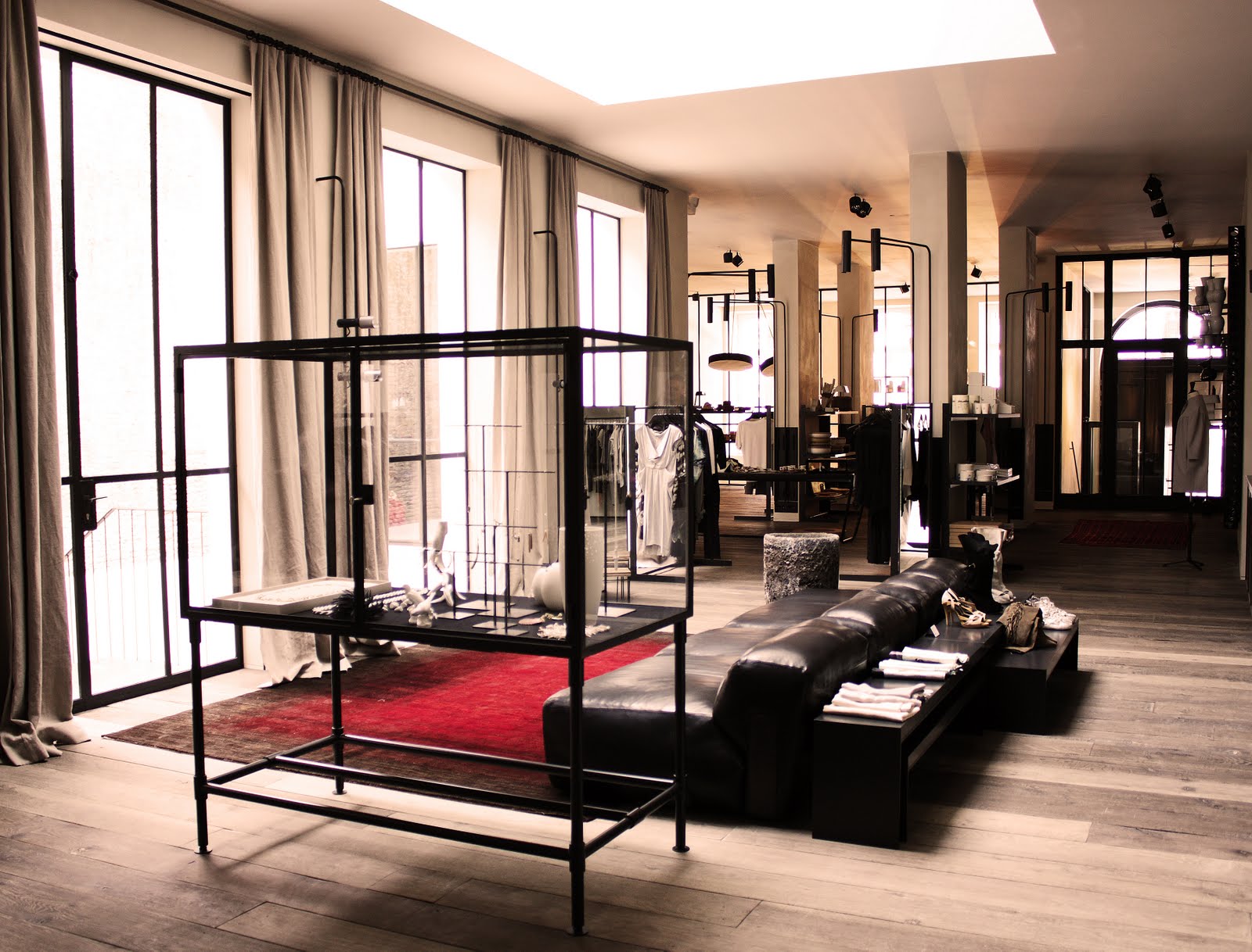 Shoppers Travelers: Graanmarkt 13 - Antwerpen , Belgium