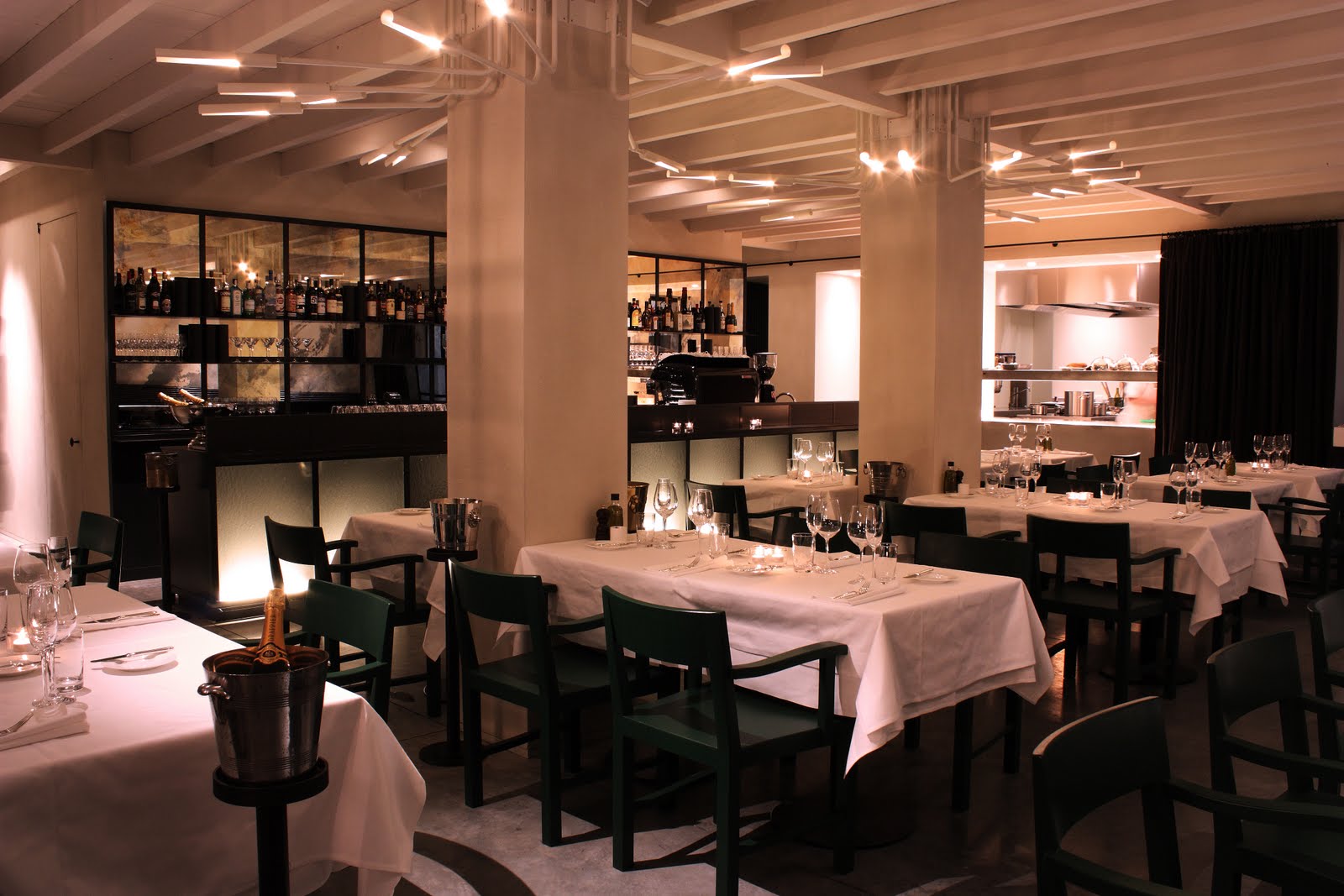 Shoppers Travelers: Graanmarkt 13 - Antwerpen , Belgium