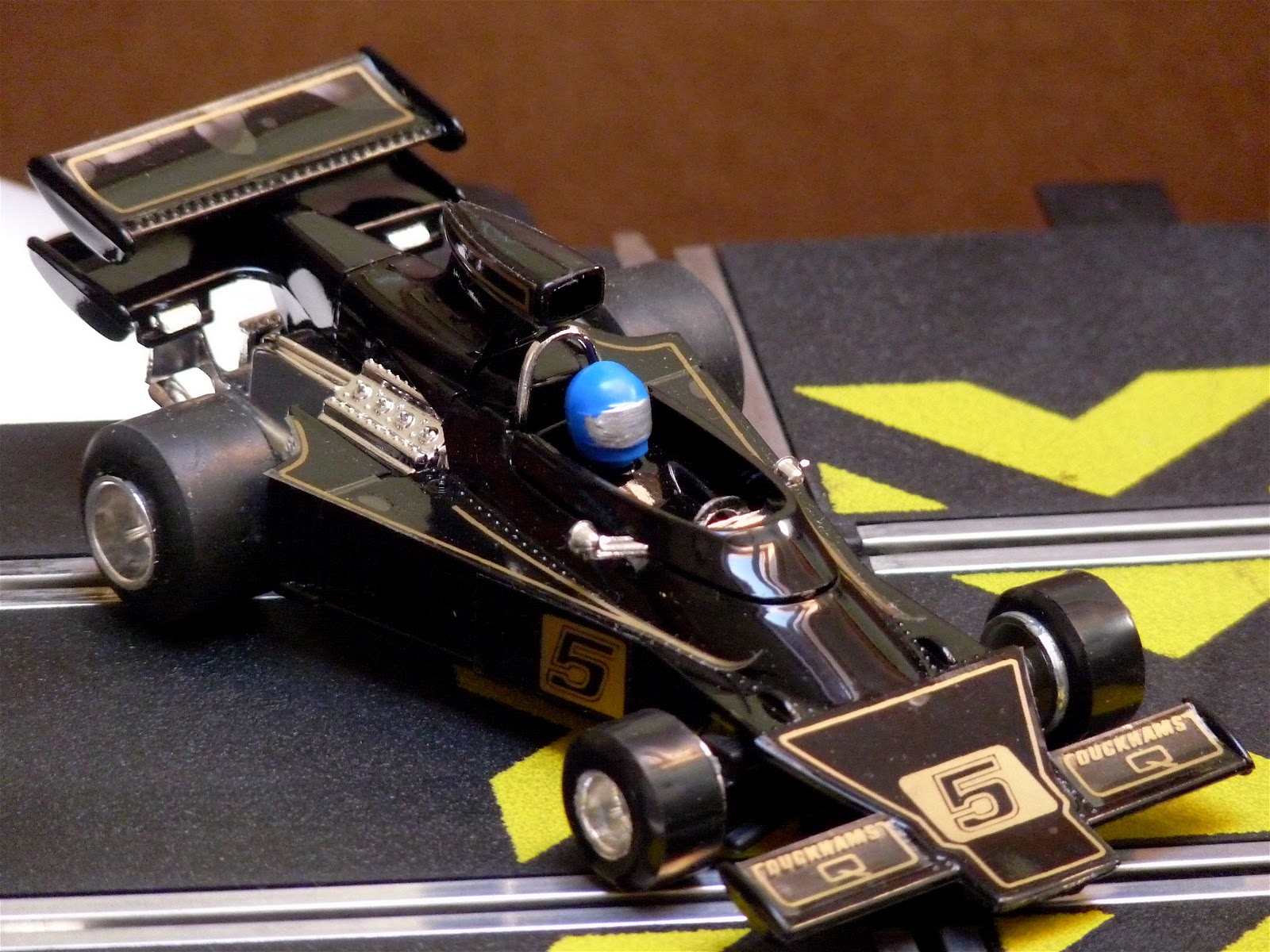 Welcome To Enzo's Garage Fun Factory: Strombecker Duckhams 9096 built ...