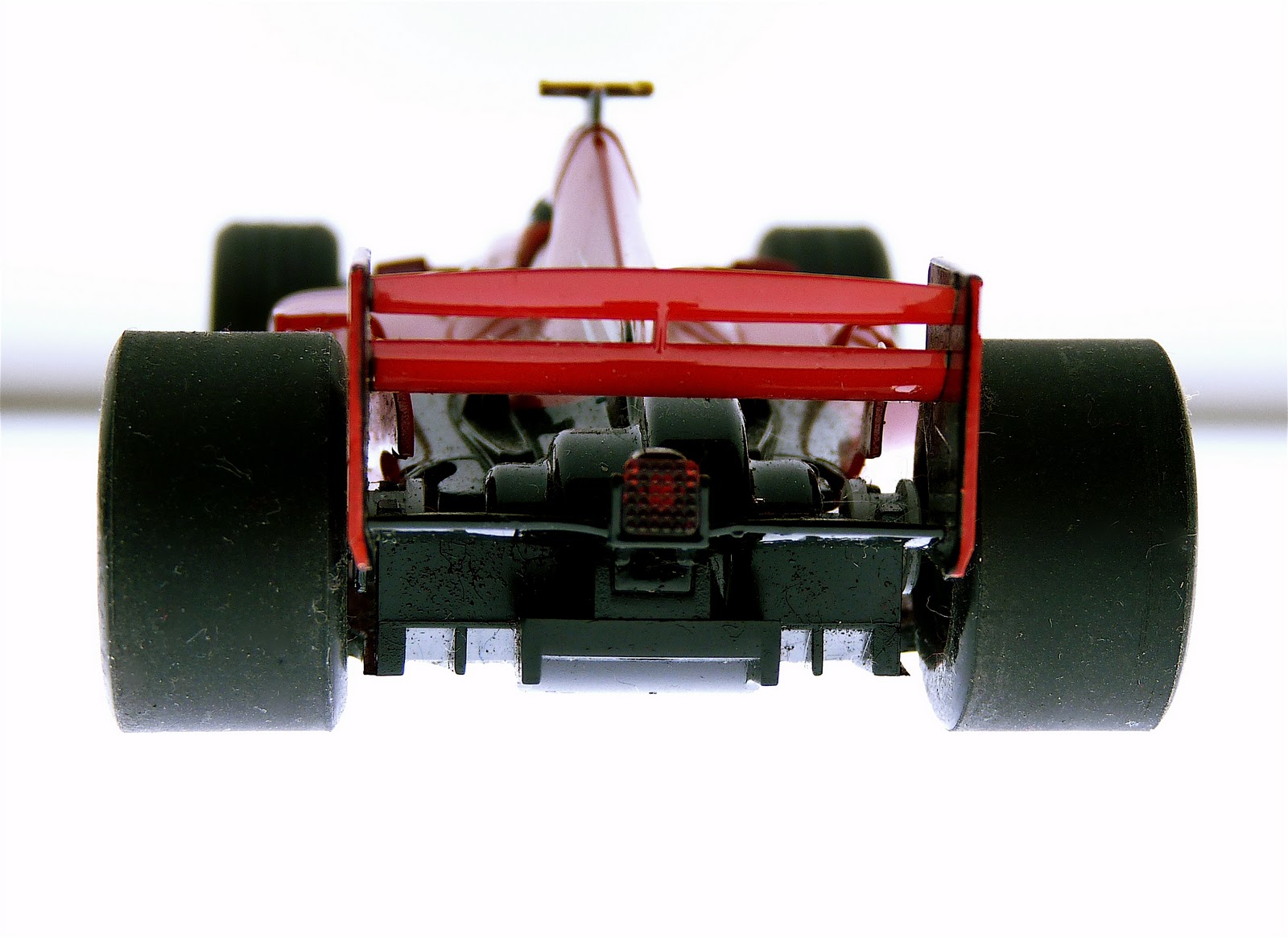 Enzo's Garage - La Vera Scuderia: Scalextric FERRARI F1 2009, C3051 ...