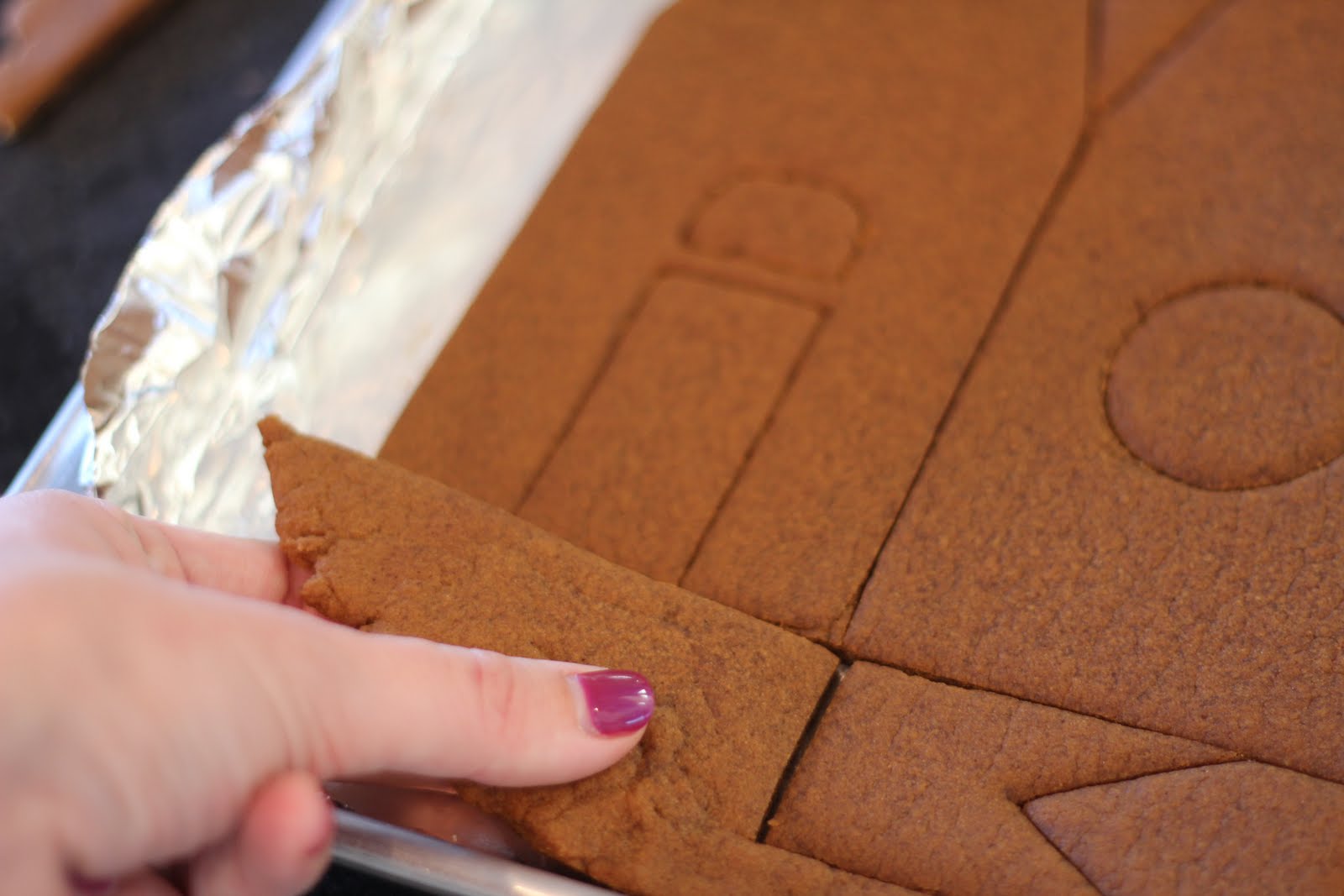Talkin' Chow Playin' House: How To Make A Charming Gingerbread Cottage